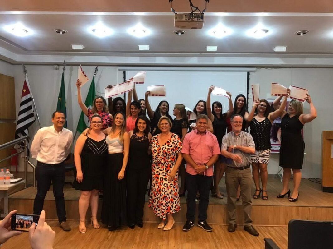 Projeto social capacitou 15 mulheres de baixa renda | Sindicato dos ... Projeto social capacitou 15 mulheres de baixa renda | Sindicato dos ...