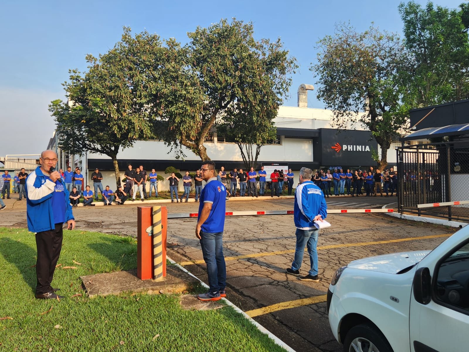 Diretoria e trabalhadores da Phinea juntos na Campanha Salarial ...